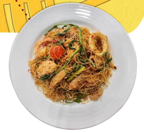 At Talad Phlu railway - 5000s Magazine